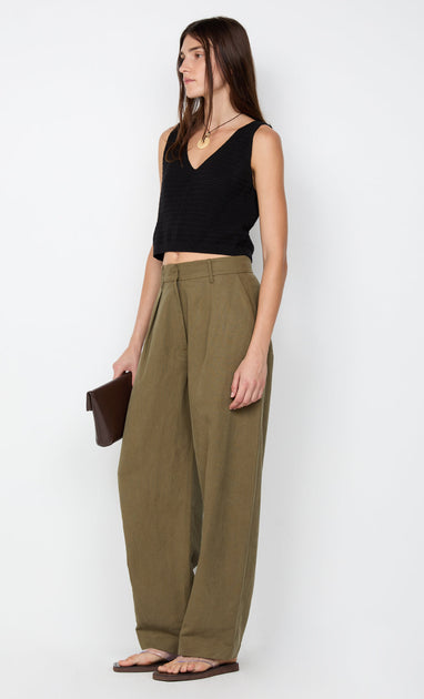 RAVYN V NECK VEST - BLACK – BEC + BRIDGE US